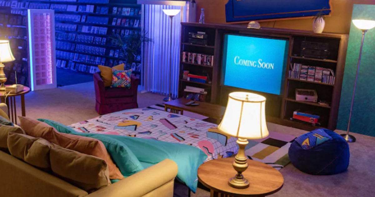 ¿Te gustaría pasar una noche en el último Blockbuster que existe?