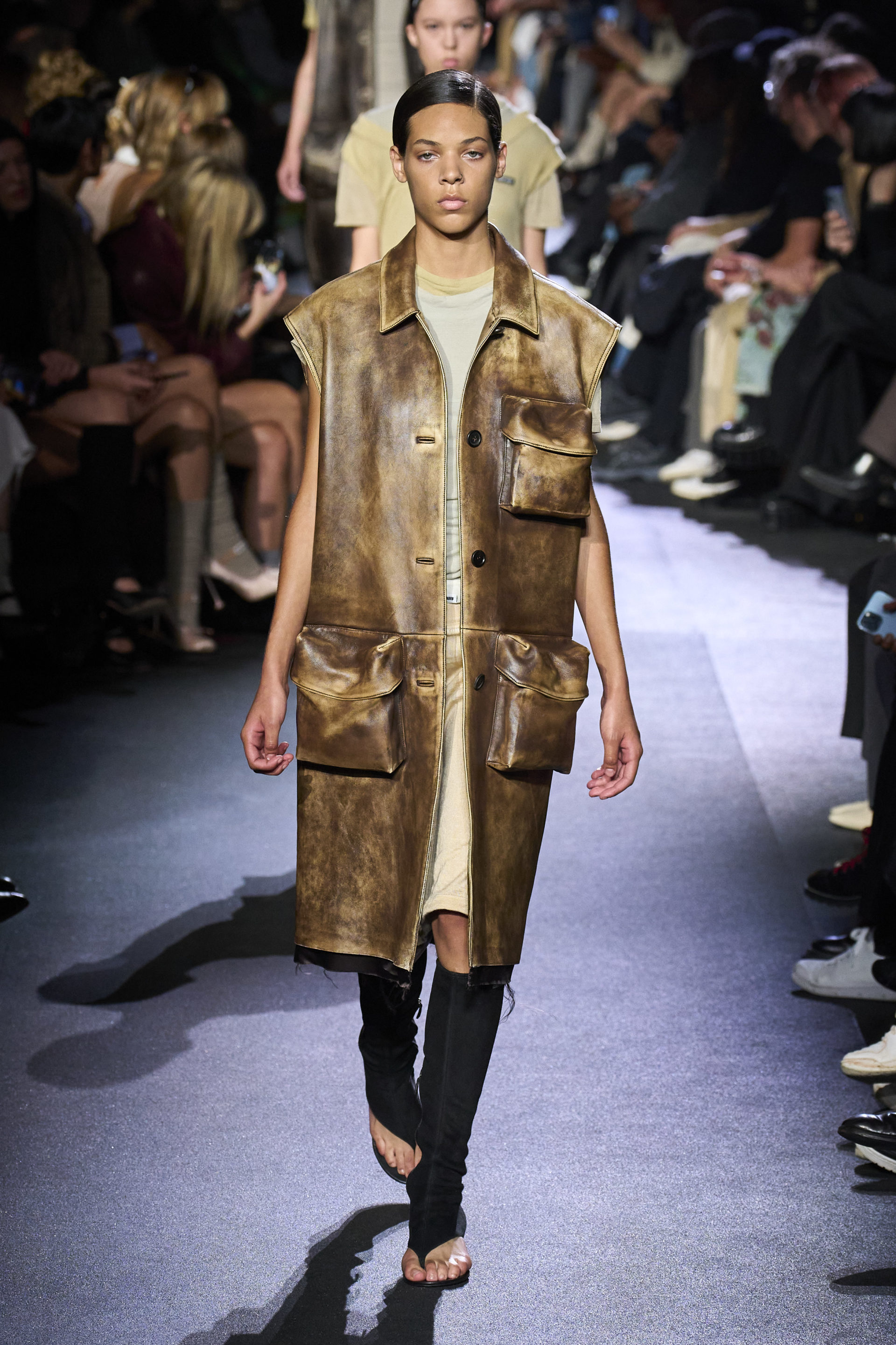 ¿Ropa desgastada? La nueva obsesión de la moda para SS23