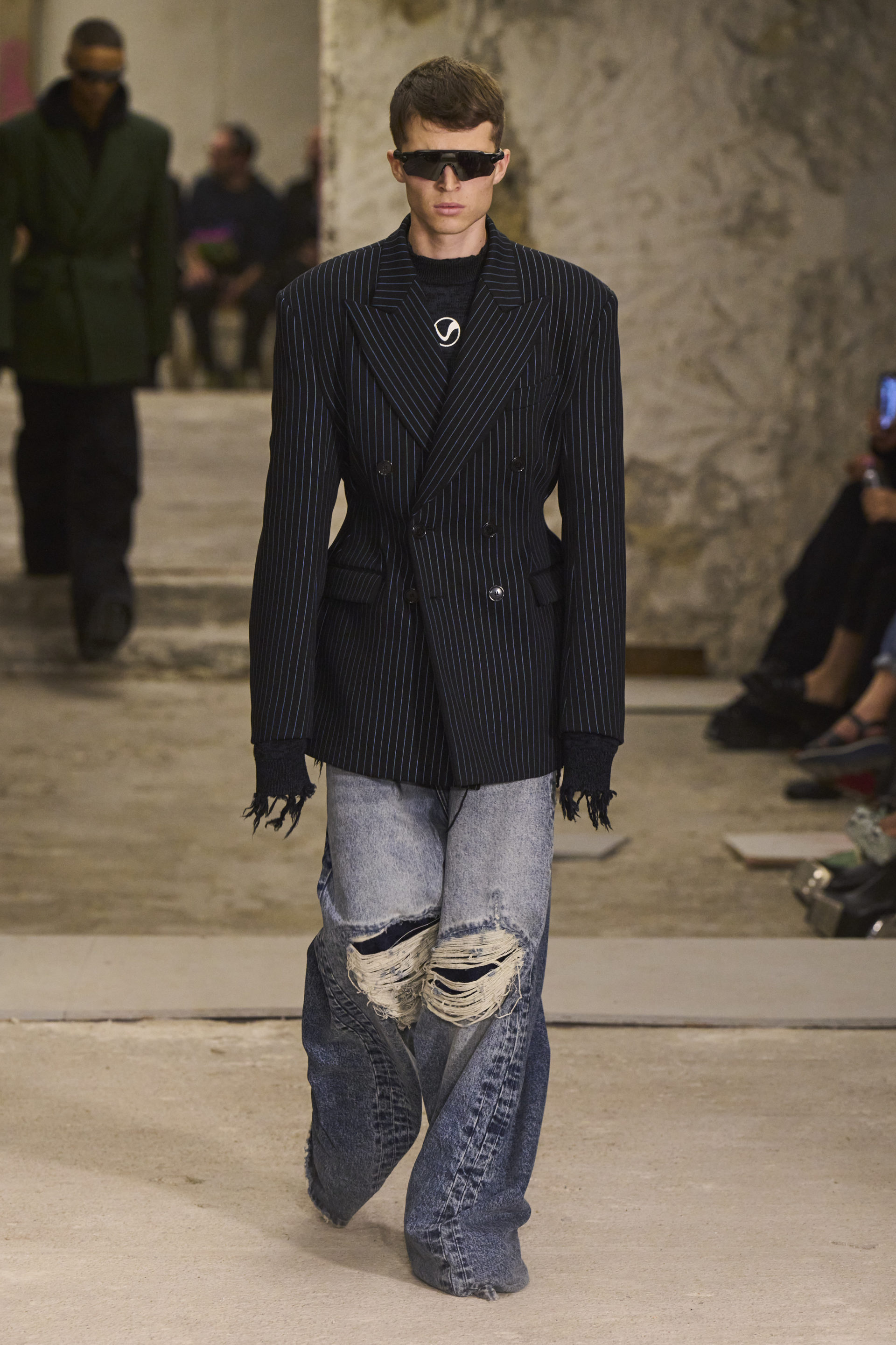 ¿Ropa desgastada? La nueva obsesión de la moda para SS23