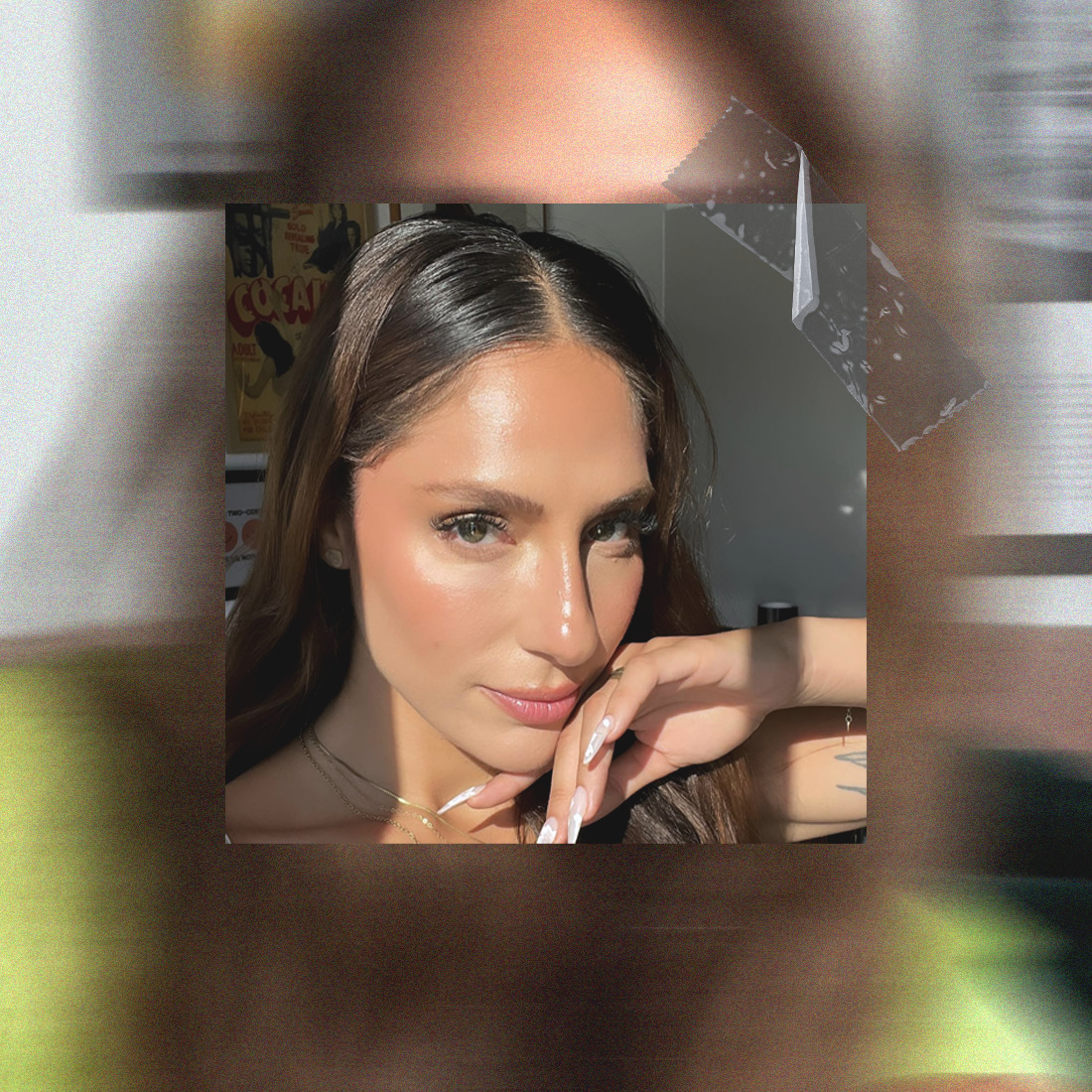 ¿Qué hay en la beauty shelf de Tefi Pessoa?