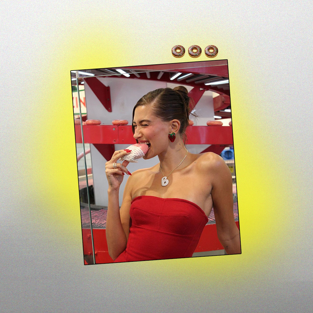 Haz las donitas de fresa de la collab de Rhode X Krispy Kreme