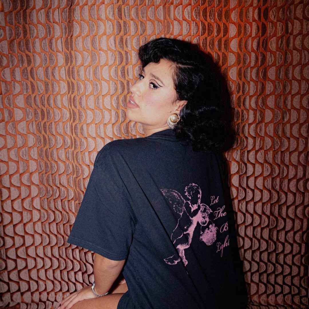 Raye, la nueva pop girlie que vas a amar
